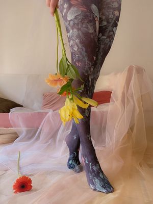 Lutéce Tights - Classic Floral Design Inspired by Ancient Paris | Brokante